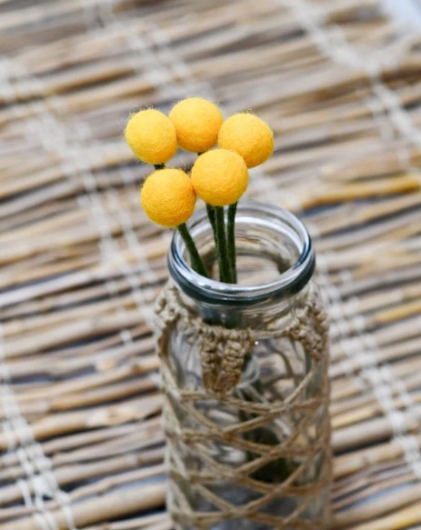 Felt Billy Button Stem - Kuranga Native Nursery
